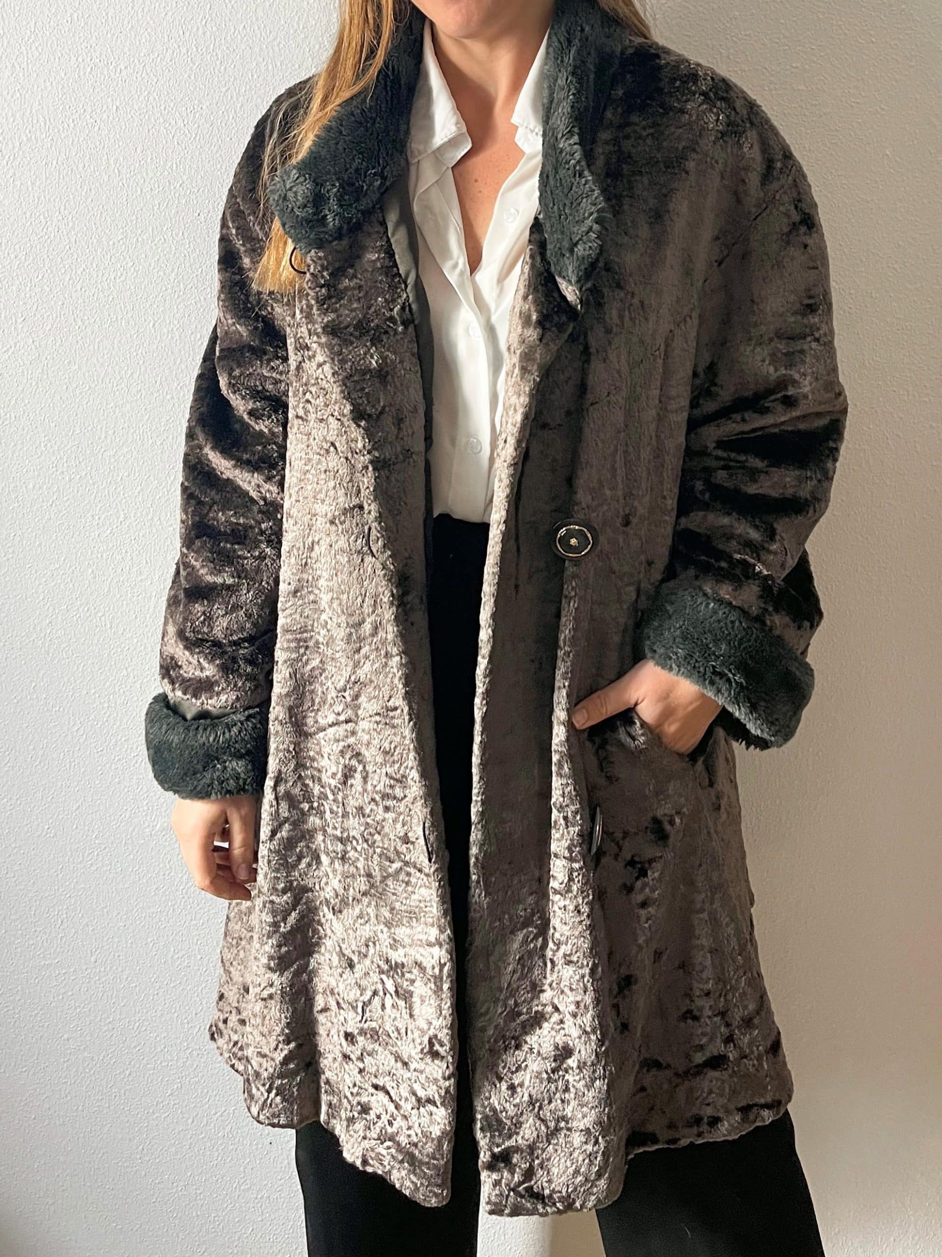 ABRIGO ASTRACÁN | 75 € | Trend Vintage Collection - Ropa de mujer